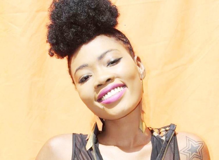 PRINCESS HULDA : « Je collectionne les bouteilles de parfum » - Evasion